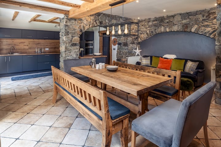 Colourful Ski Chalet For 10-12 - Pralognan-la-Vanoise