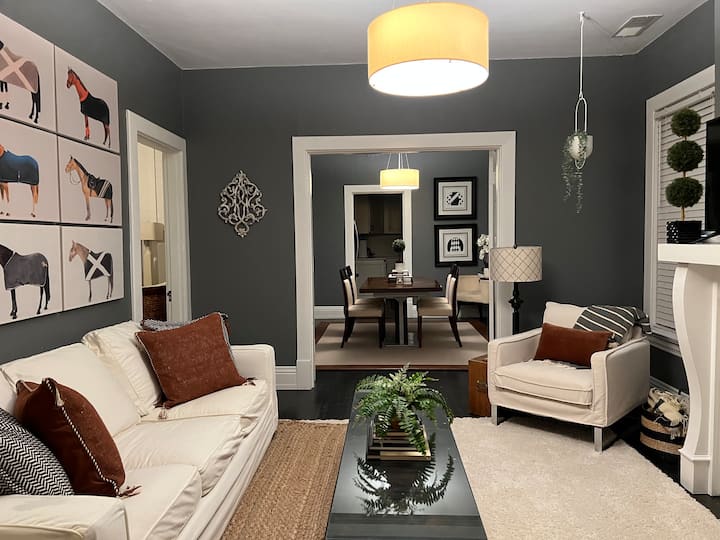 Centrally Located Lex Apartment! - Lexington, KY