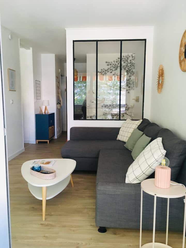 Grand Studio Près Des Plages, Piscine. - Antibes