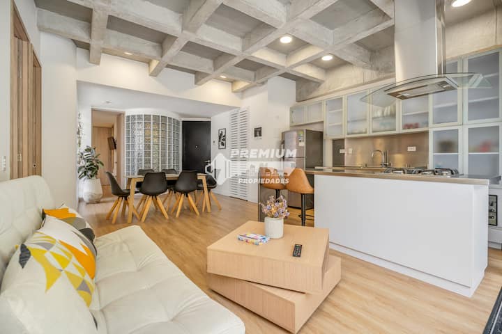 2br Parkside Retreat W/ Balcony At Prime Location - Medellín, Colombia