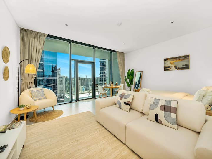 Lux Studio Near Burj K In Downtown With Canal View - Dubai