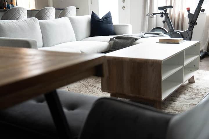 Modern Whole House With Smart Tv In All Rooms - Ottawa