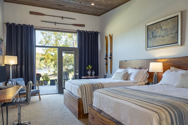Pebble Bay Club - Hotel Suite 8 - Camdenton, MO