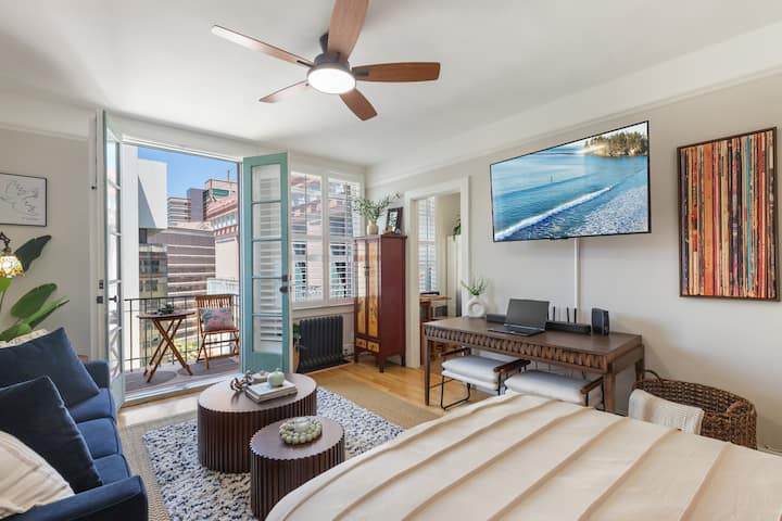 Dusty's Place - Long Beach, CA