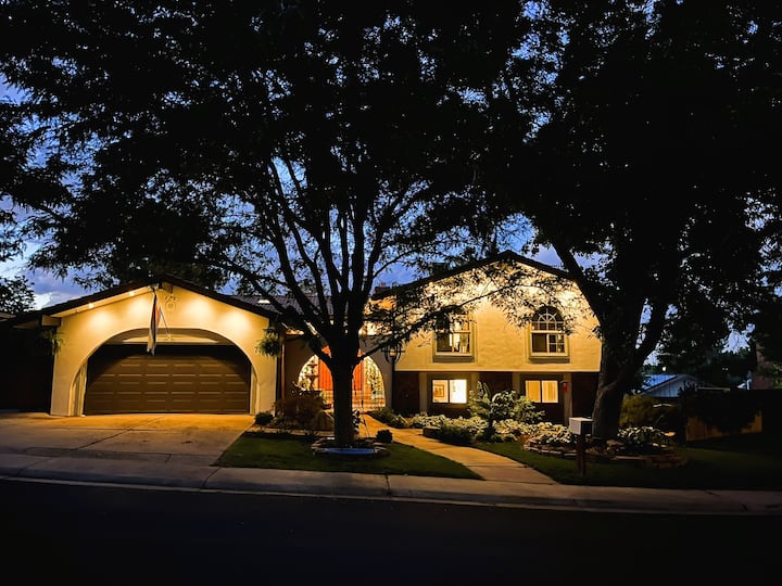 Expansive South Denver Retreat - Virginia Village - Denver