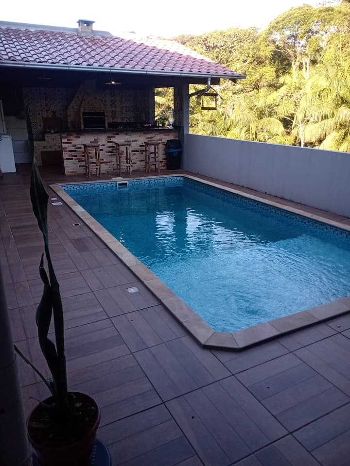 Casa Completa Com Piscina. - Blumenau