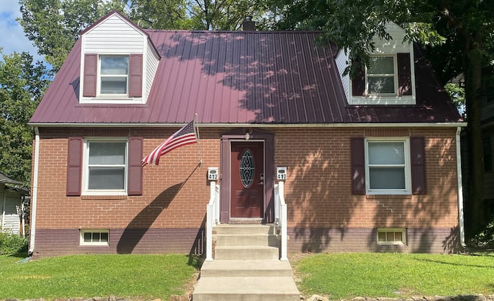 Charming 2 Bedroom Duplex - Mount Vernon, IL