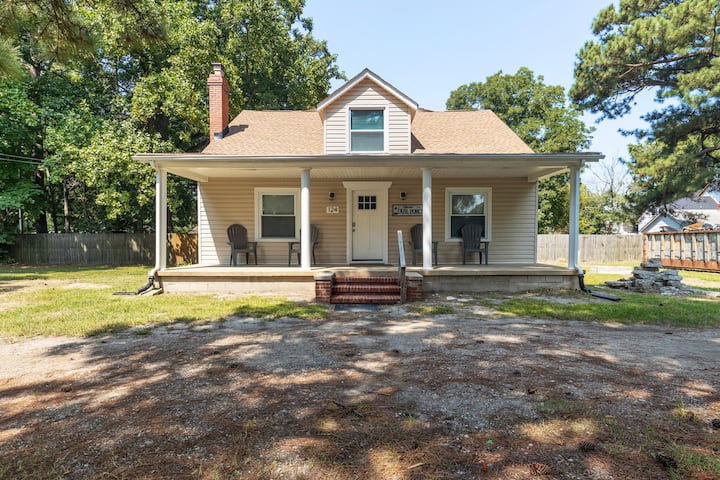 Big Family Getaway - Walk To The Beach! Sleeps 10! - Hampton, VA