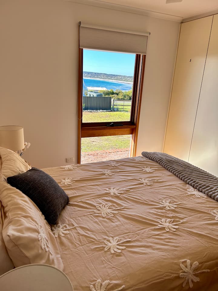 Two Buoys | Emu Bay - Emu Bay