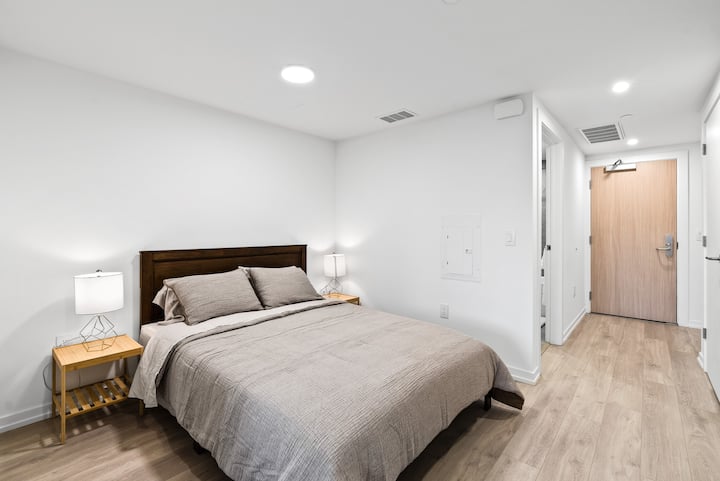 Pastel Skyline Views - Hollywood | Amenities - Los Angeles, CA