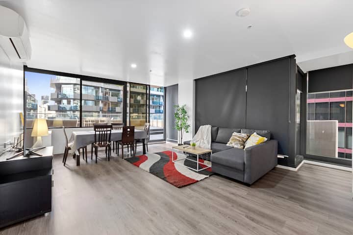 08-2b2b With Rare Private Terrace | 4 Beds | Cbd - Melbourne