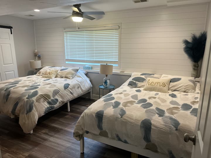 Basement Getaway - Saugatuck, MI