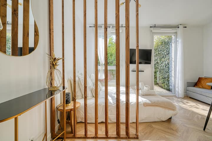 Suite Disney-2min Rer A- Paris- Parking & Terrasse - Bussy-Saint-Georges