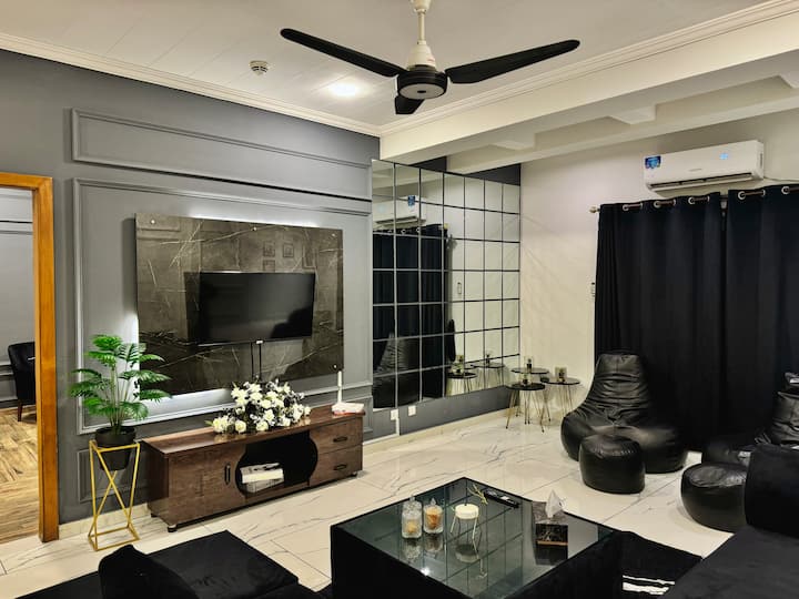 Luxury1br- The Grey House Bahria Heights 1 - Islamabad