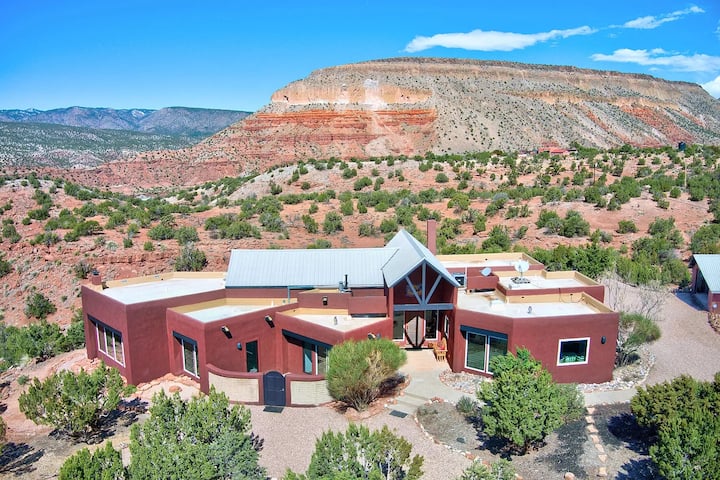 Red Rock House - San Ysidro, NM