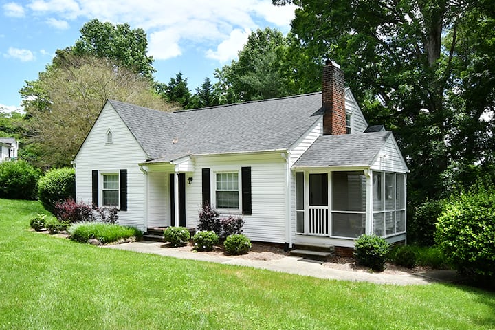Renovated Cottage House - Winston-Salem, NC