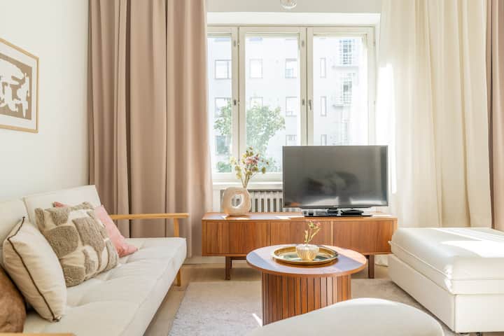 Serene Studio Retreat In Töölö - 헬싱키