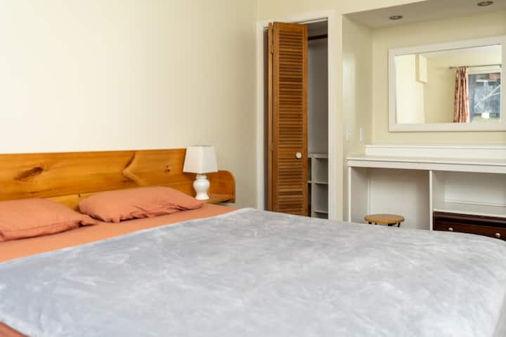 Pine Lake 3-bedroom Cottage #12: The Gallery - Gravenhurst