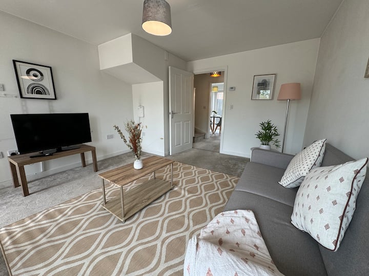 Bolehyde House-3 Bedroom/sleeps 6-wifi-parking - Swindon