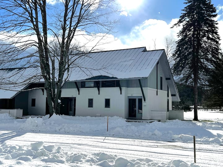 Stowe Village Green-pool-games-mt Rd-winter Season - Stowe, VT