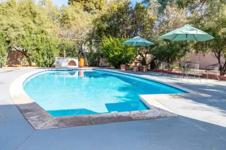 Pool House In Exclusive Sam Hughes Neighborhood - Tucson, AZ