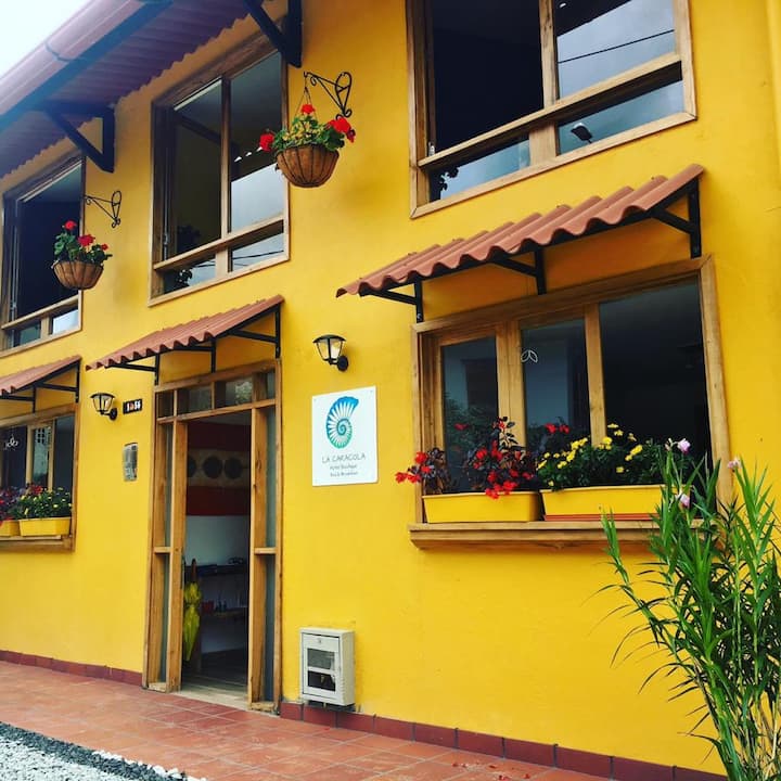 Maison Entière - 200 M Du Centre - Salento