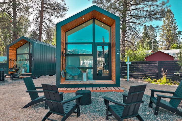 *All-new* Tiny Meets Luxury (Cabin 9) - Idaho City, ID