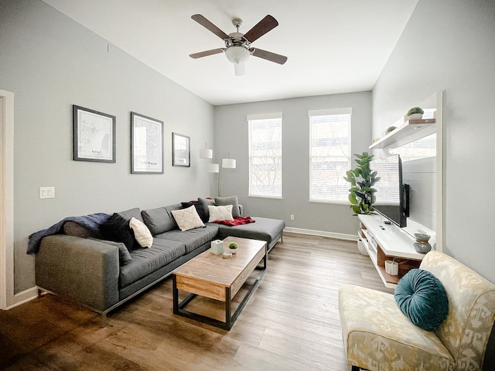 Cozy Downtown Paradise Dual Room - Fort Wayne, IN