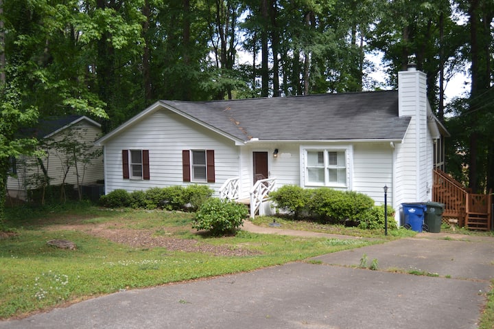 Station 2930: Cozy 3 Bed Ranch - Raleigh, NC