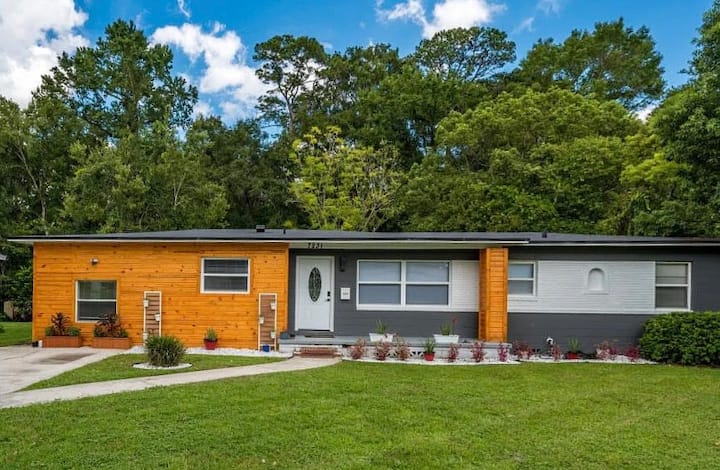 Family Fun Game Room Getaway: Sleeps Up To 10 - Jacksonville, FL