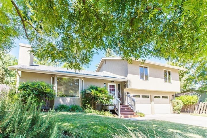 Peachy In Paso - Paso Robles, CA