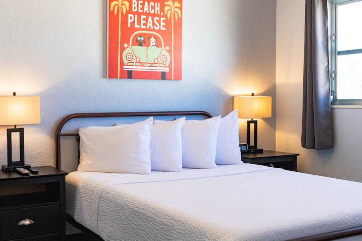 One Bedroom Suite With Kitchen - Treasure Island, FL