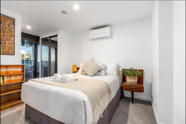 Little Midnight 1 - Canberra