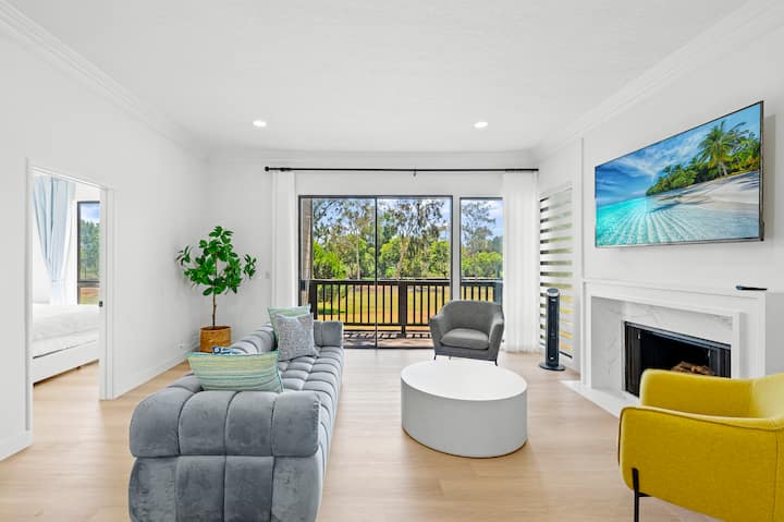 Entire Condo 3b2b 180° Golf Court Views - Irvine, CA