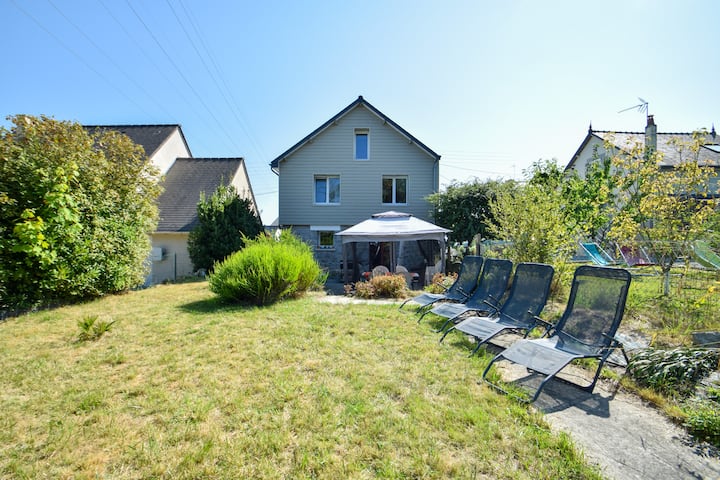Maison Spacieuse Avec Jardin, Proche Commodités - Dinan