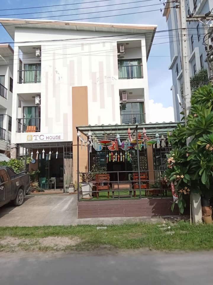 Tchouse, ทีซี เฮาส์ เกสท์เฮาส์ - Chiang Mai, Thailand