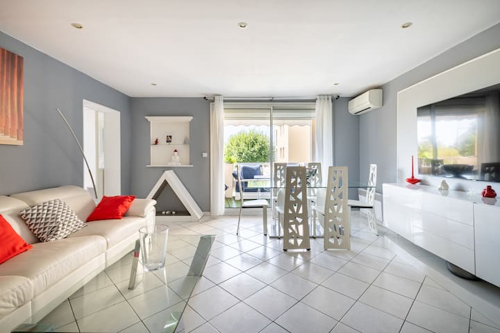 Très Bel Appartement En Bord De Mer - Marseille
