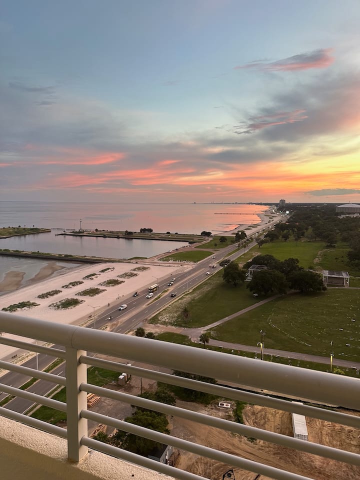 Vegas On The Gulf! Enjoy Sunsets From Floor 16. - Biloxi, MS