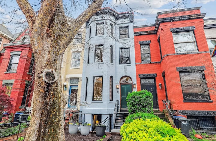 Historic Capitol Hill Retreat - Washington D. C., DC