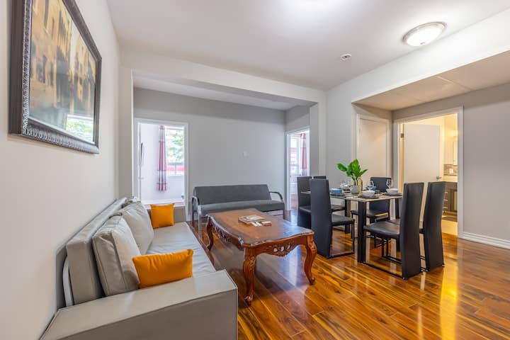 Charming 2br Retreat Steps From Niagara Falls - Niagara Falls