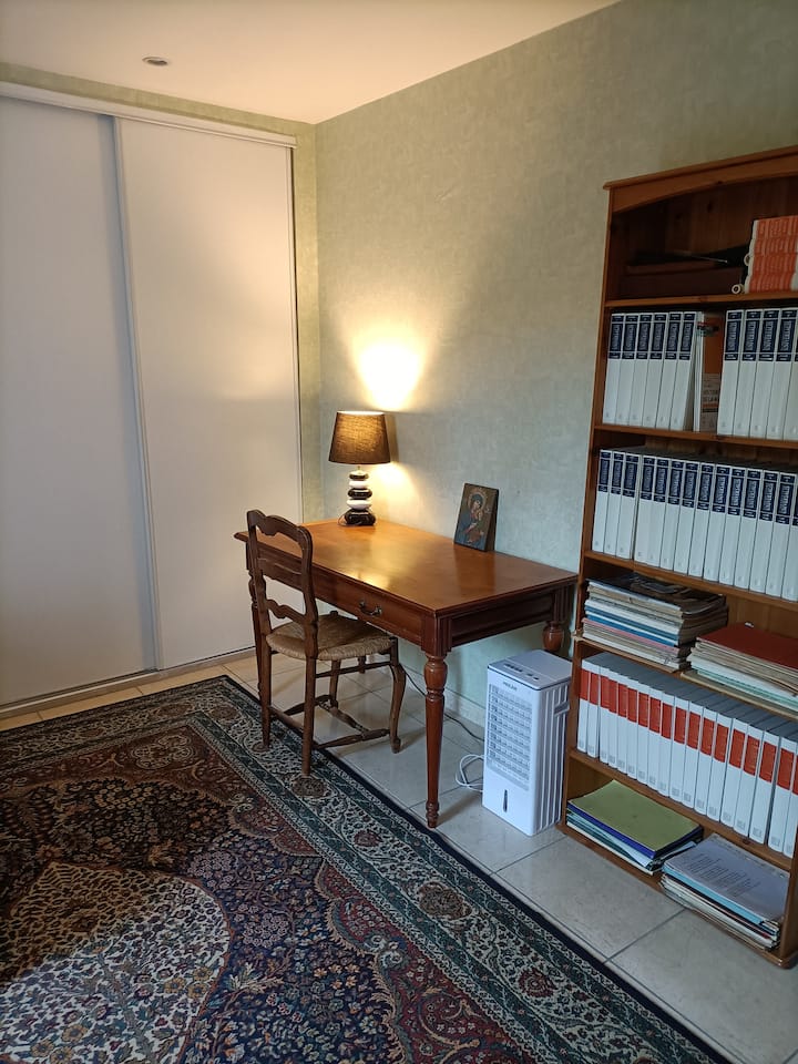 Appartement 2 P à Orange, 3 Mn à Pied Du Théâtre - Orange
