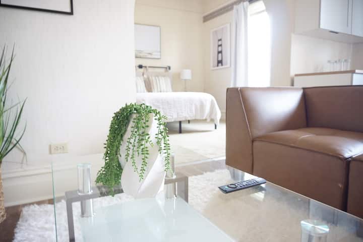 Broadmoor 2 Room Suite 436 - San Francisco, CA