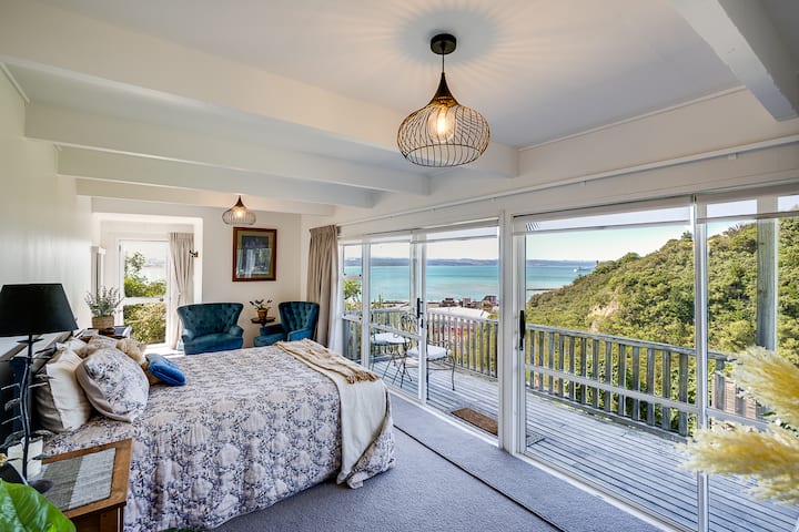 Seaview King Suite & Private Bathroom - ネーピア