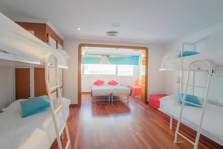 Camarote Séxtuple En Hotel Náyade - España