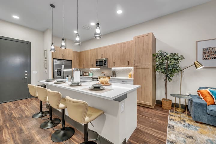 Elegant Stay | Luxe Amenities | Near Domain & Q2 - Austin, TX