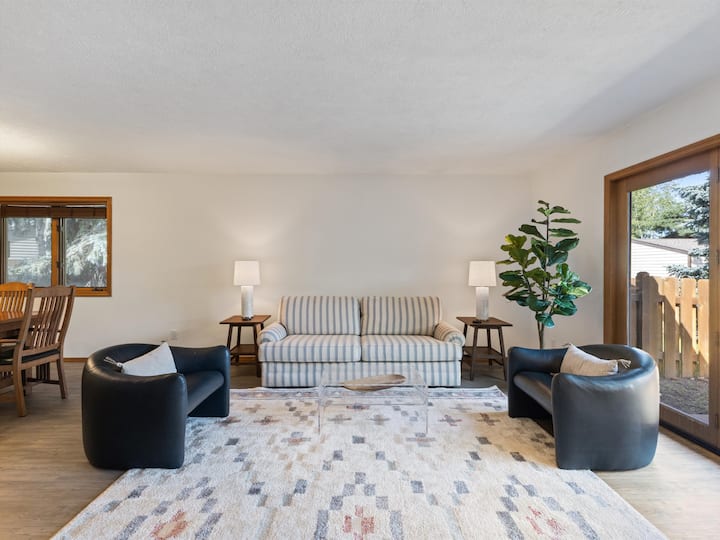 Mtn Earth Bedroom - Bzn Cottage - Bozeman, MT