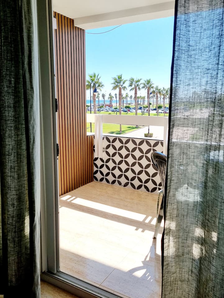 Sea View Apartment With Parking - Roquetas de Mar