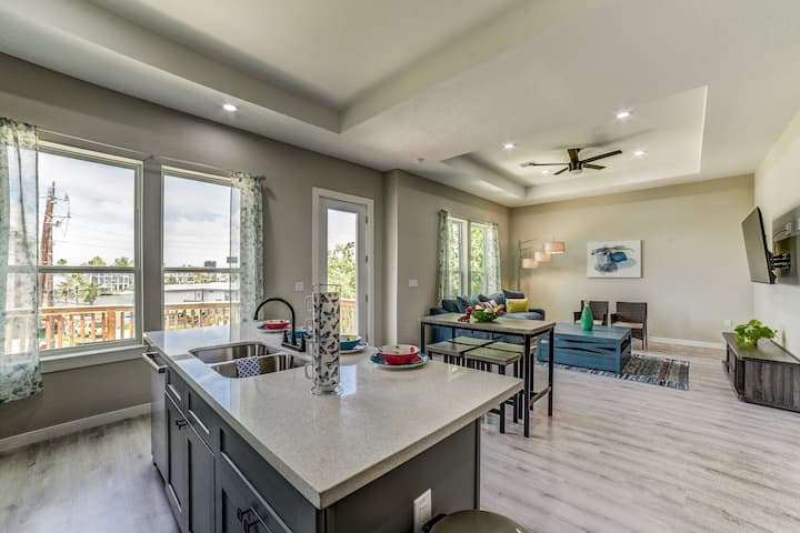 New House With Water View - League City, TX