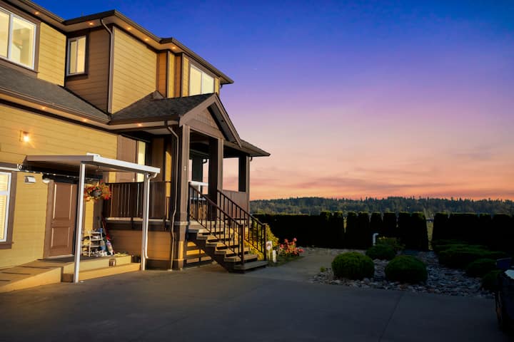 Scenic Farmhouse Retreat - Surrey