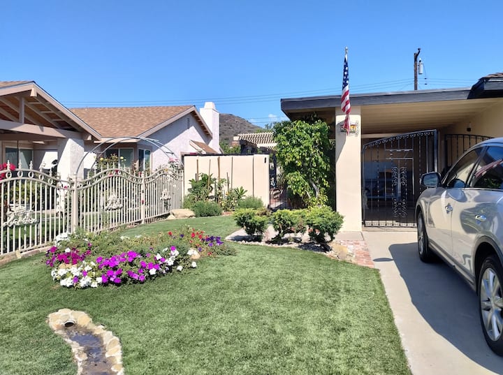 Serene Home Near Ventura Beach's & Ojai Charm - Santa Paula, CA